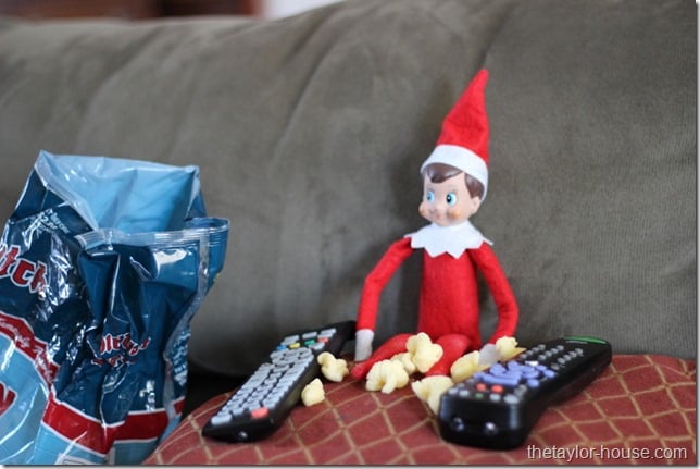 Elf On The Shelf: Watching TV | The Taylor House